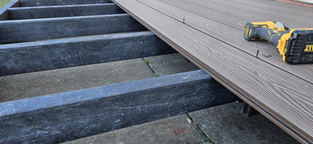 Decking frame profiles